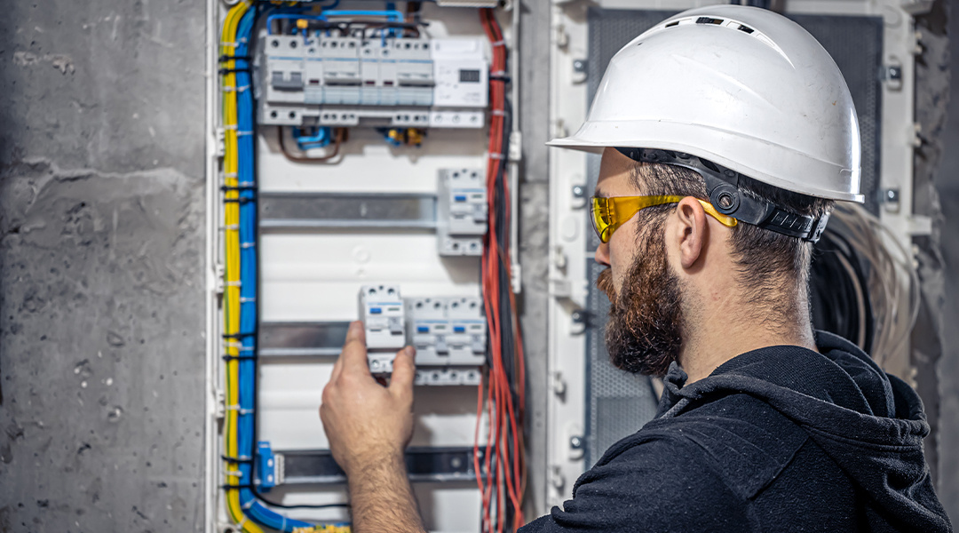 California Electrical License: How to Become an Electrician Quickly